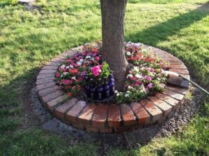 15 Landscape Tree Ring Ideas To Make Your Outdoor Standout - Homes ...
